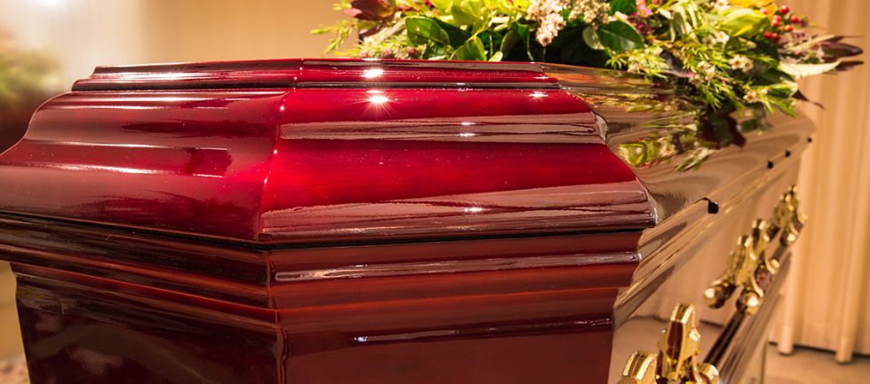How to choose a coffin for a funeral | Ashton Manufacturing